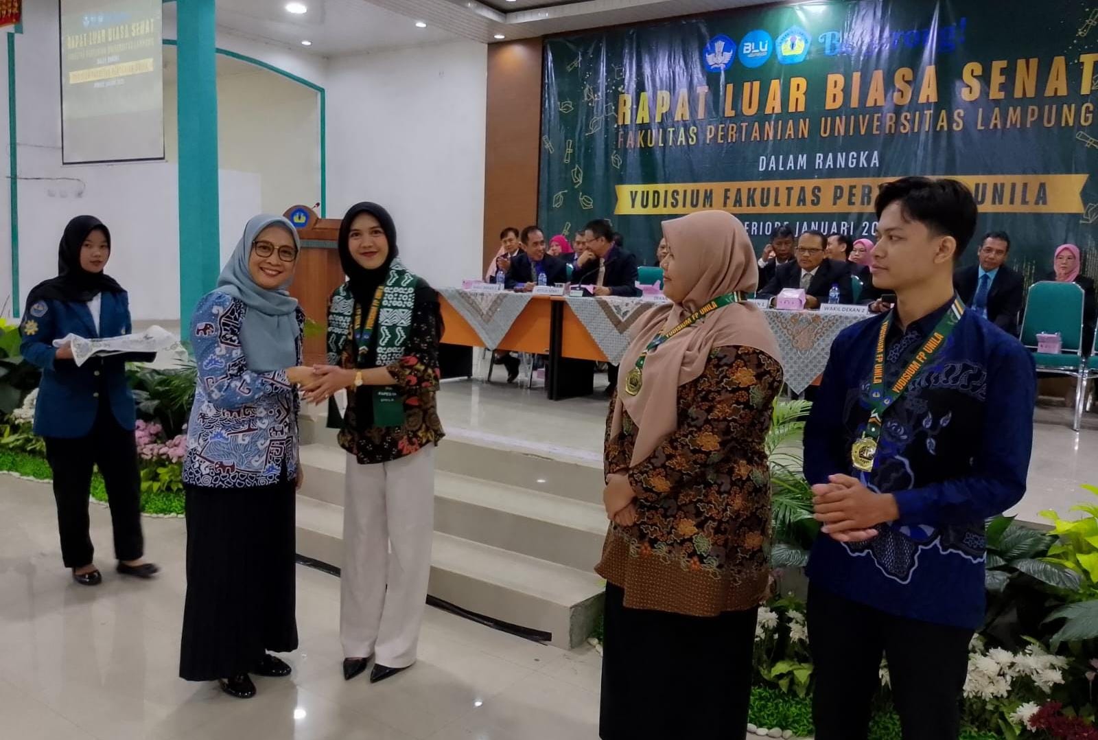 Pesan Ketua Ikaperta Elvira Umihani, Lulusan Pertanian Unila Siap ...