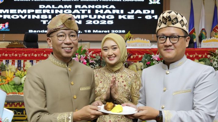 Rapat Paripurna Istimewa HUT Lampung ke-61, Gubernur Mirza Motivasi Seluruh Komponen Masyarakat ...